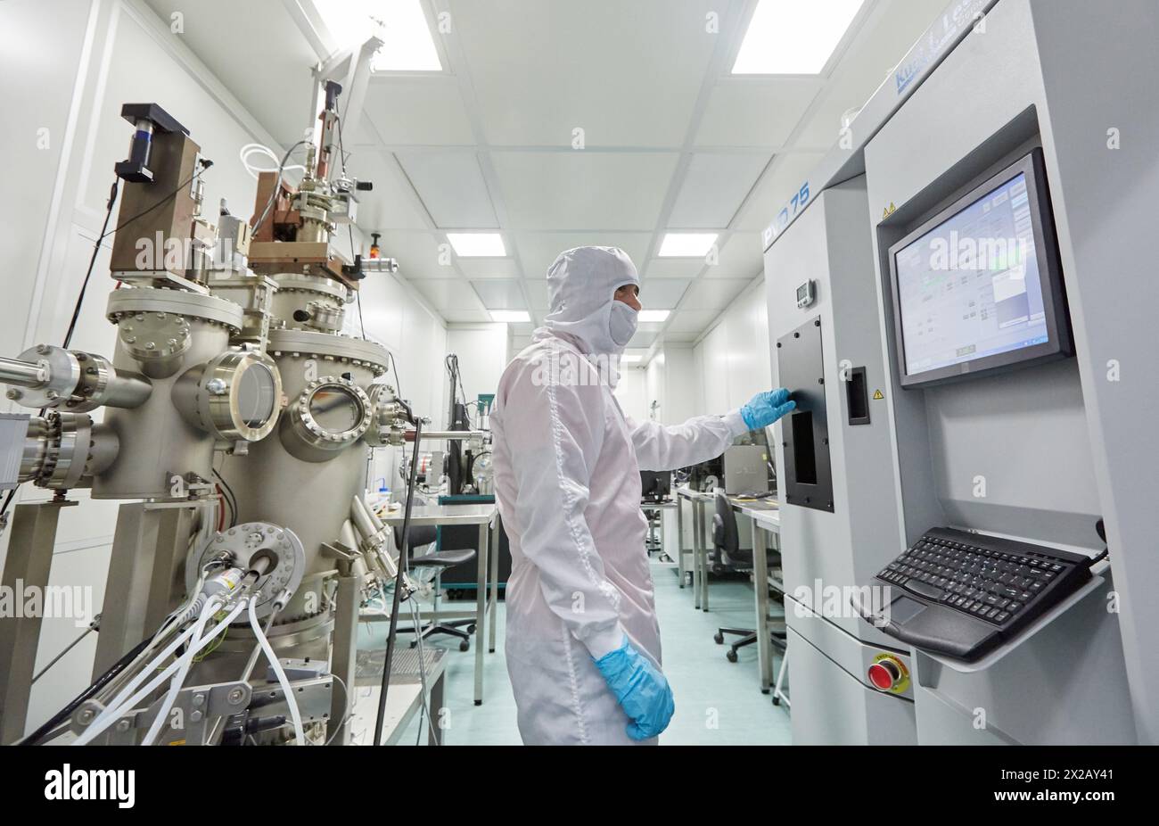 Kurt Lesker eBeam/thermal deposition system and Createc UHV deposition ...