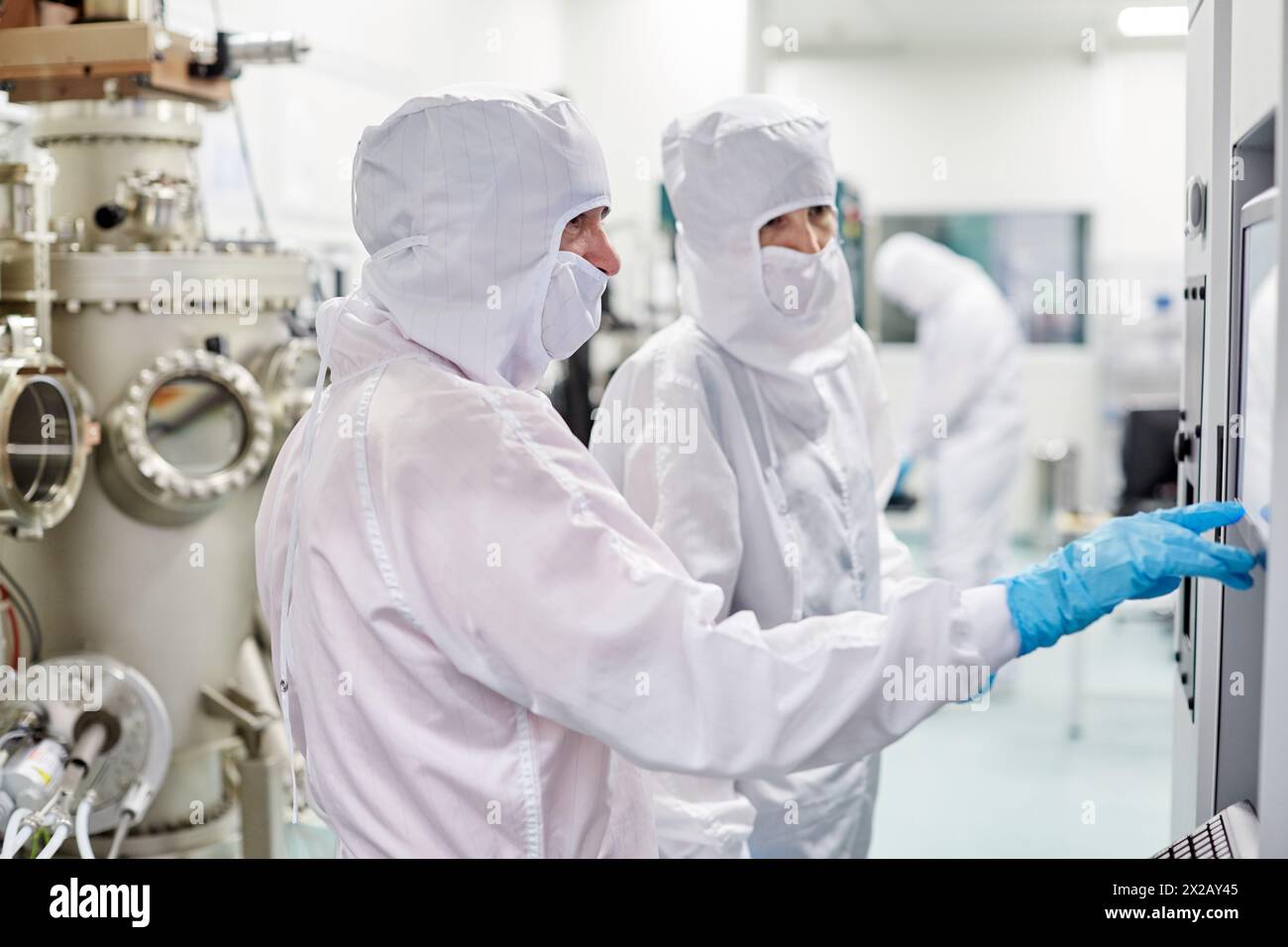 Kurt Lesker eBeam/thermal deposition system and Createc UHV deposition ...