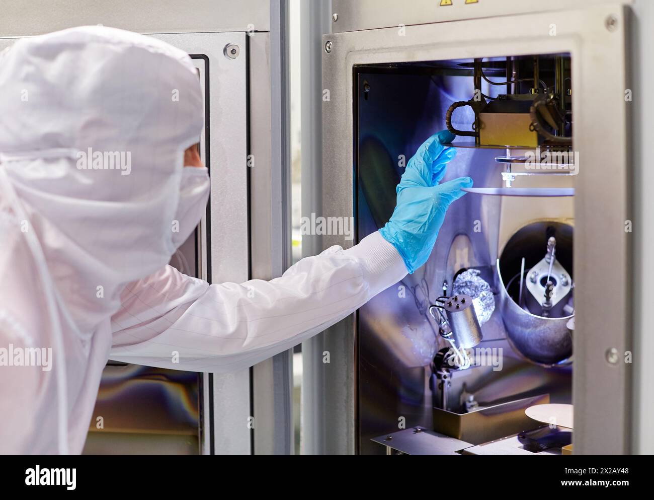 Chamber of the Kurt Lesker eBeam/thermal deposition system. Cleanroom ...