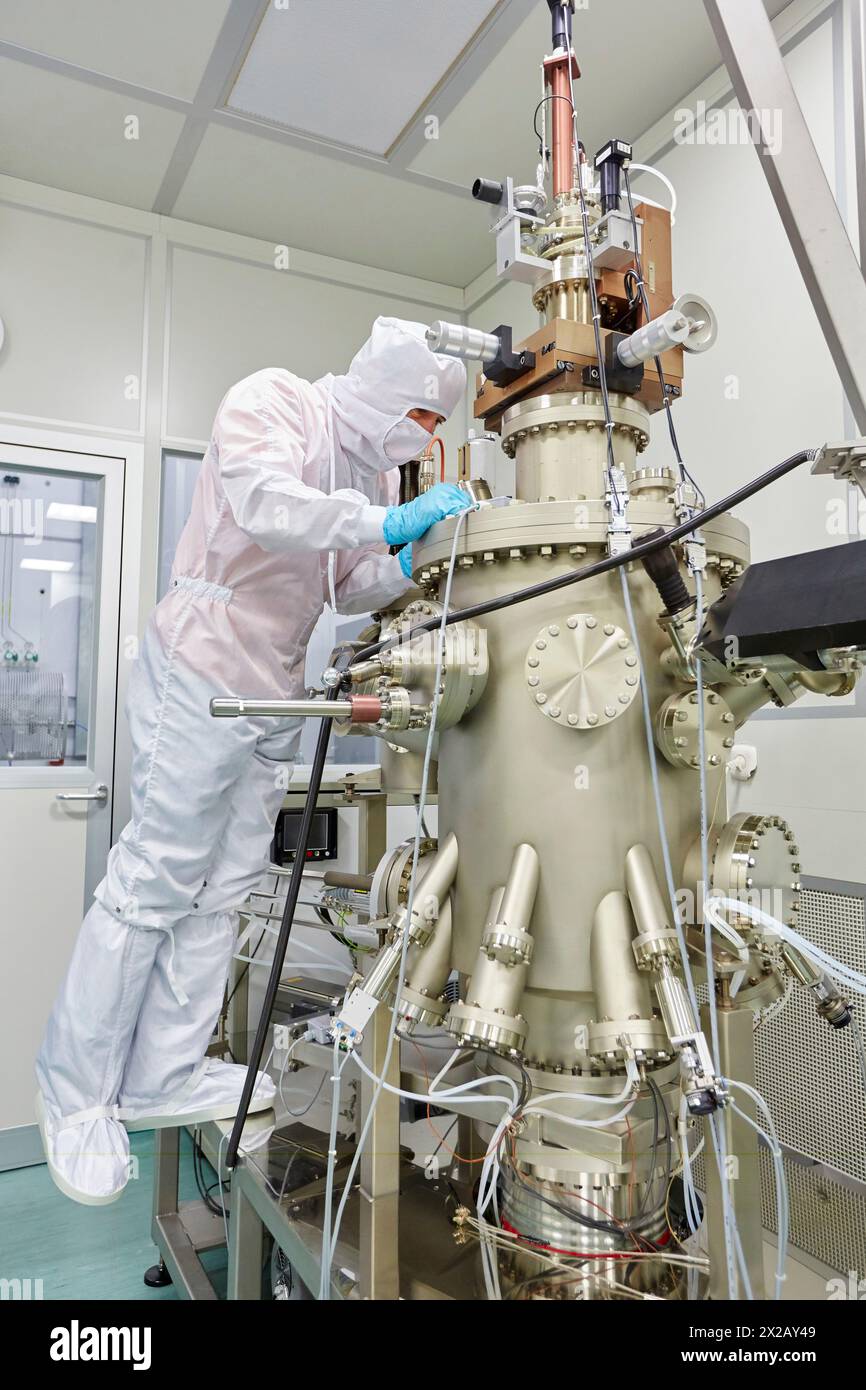Createc UHV deposition system. Cleanroom. Nanotechnology. Laboratory ...