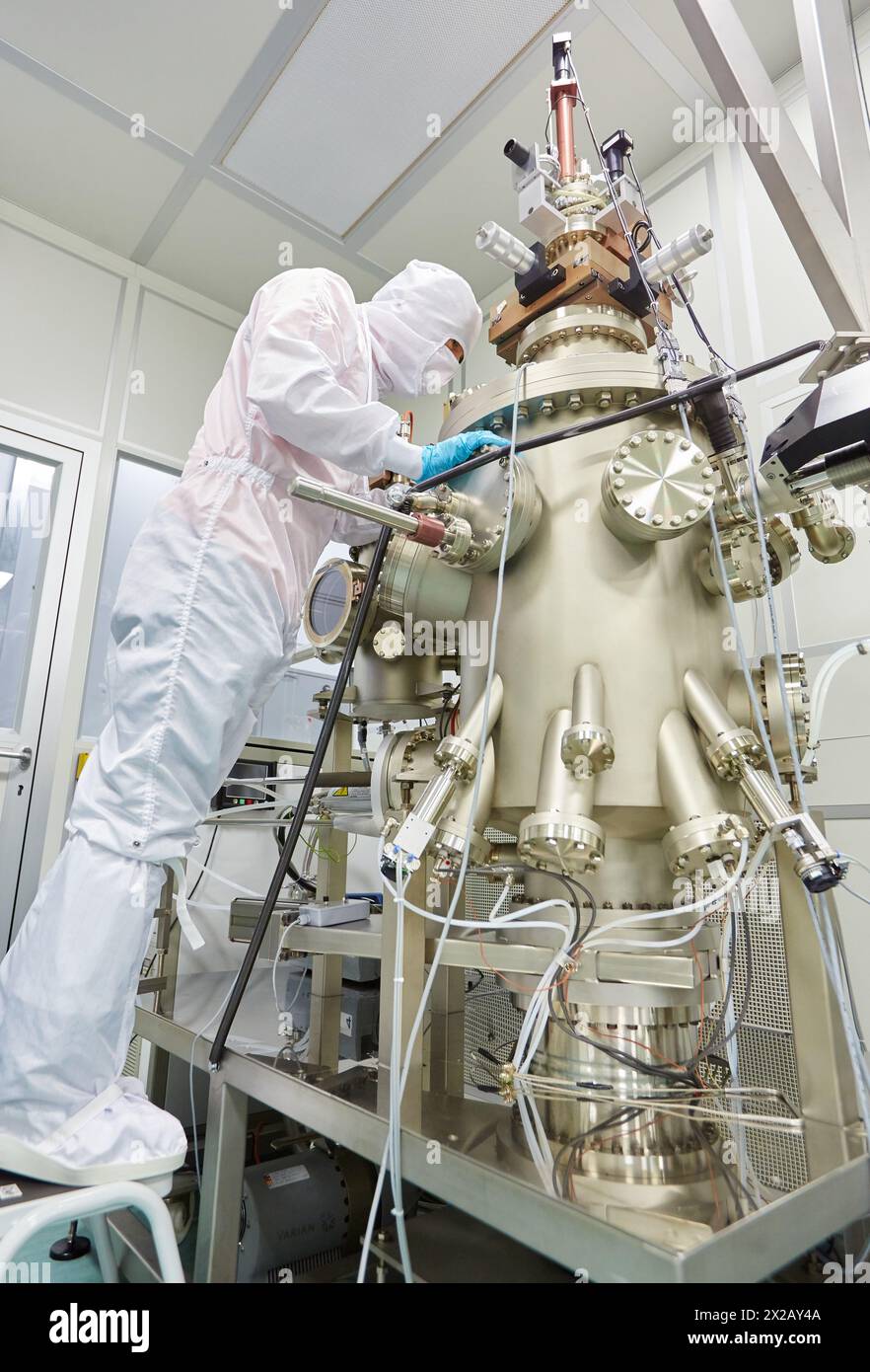Createc UHV deposition system. Cleanroom. Nanotechnology. Laboratory. CIC nanoGUNE Nano science ...