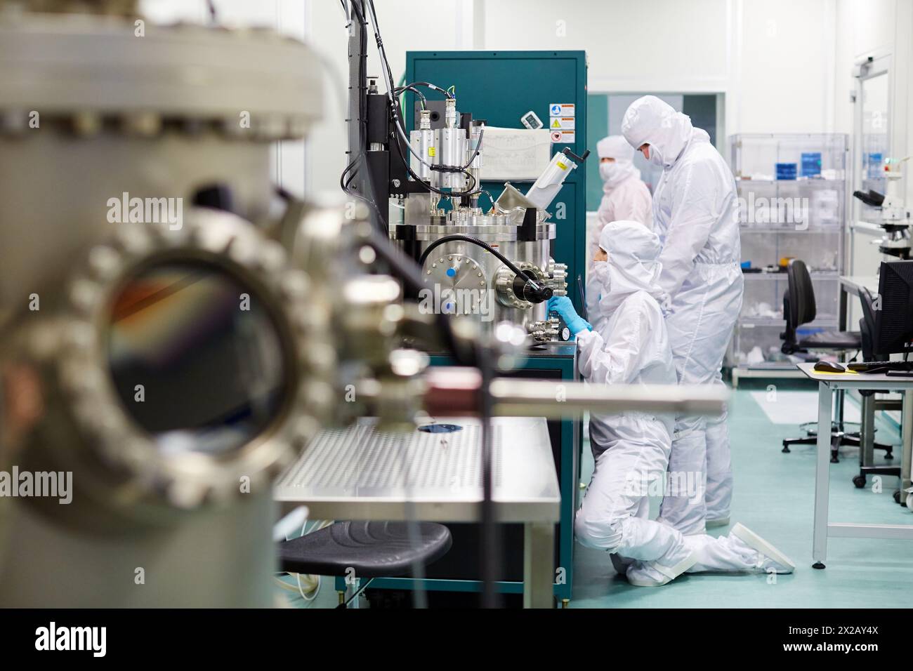 AJA Sputter system / Createc UHV deposition system. Cleanroom. Nanotechnology. Laboratory. CIC ...