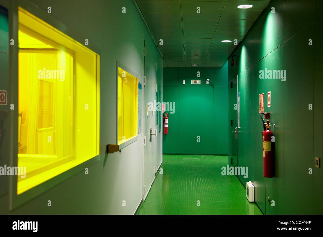 Clean room, Photolithography, Cic Nanogune, Centro de Investigación en ...