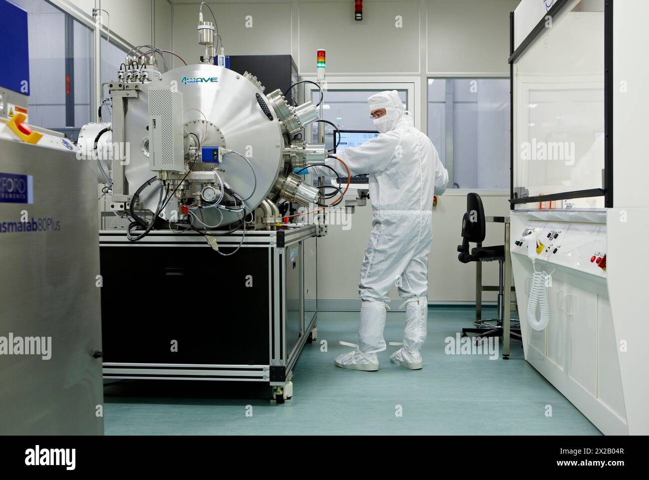 Focused ion beam hi-res stock photography and images - Alamy