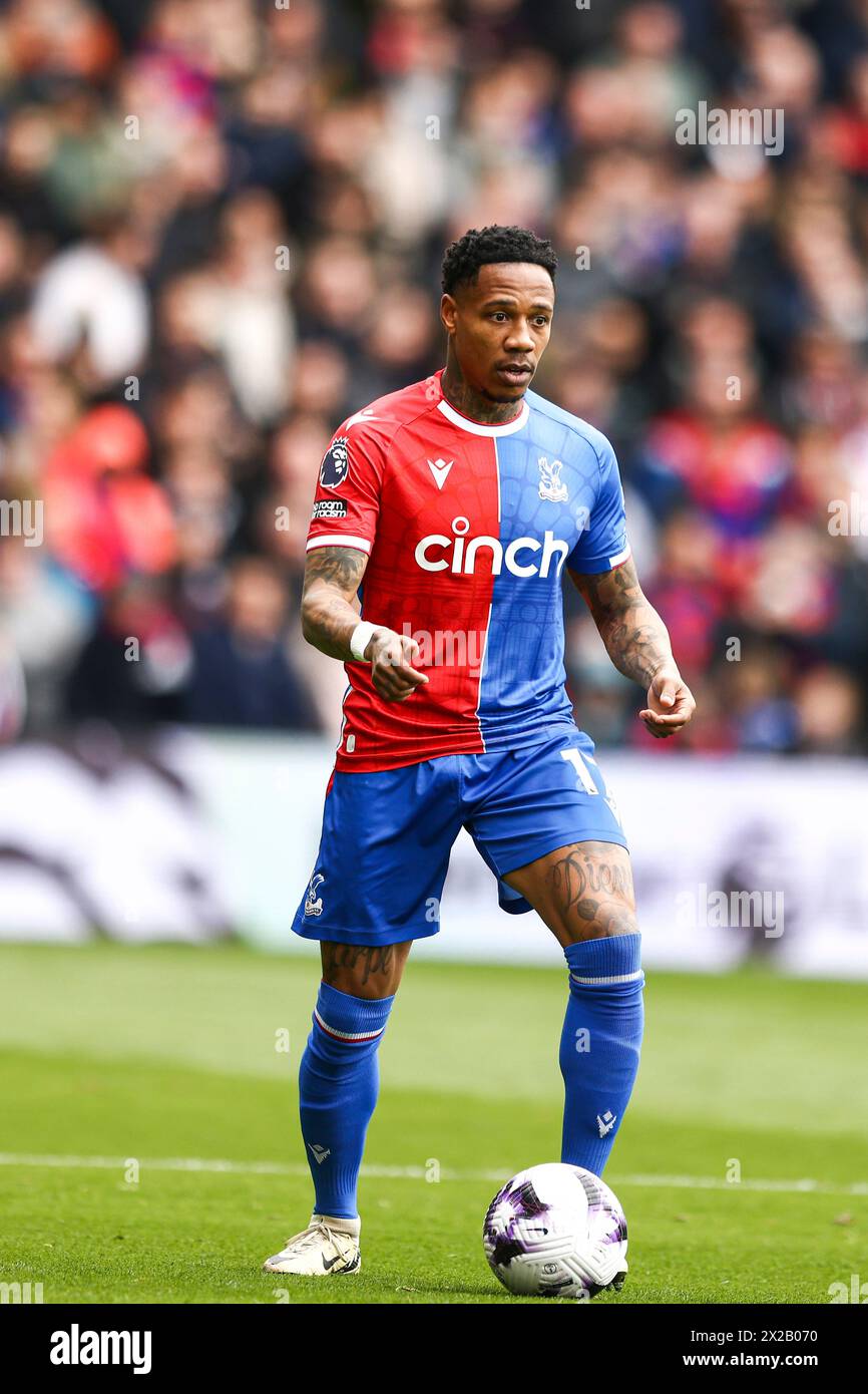 Nathaniel Clyne of Crystal Palace on the ball during the Premier League ...