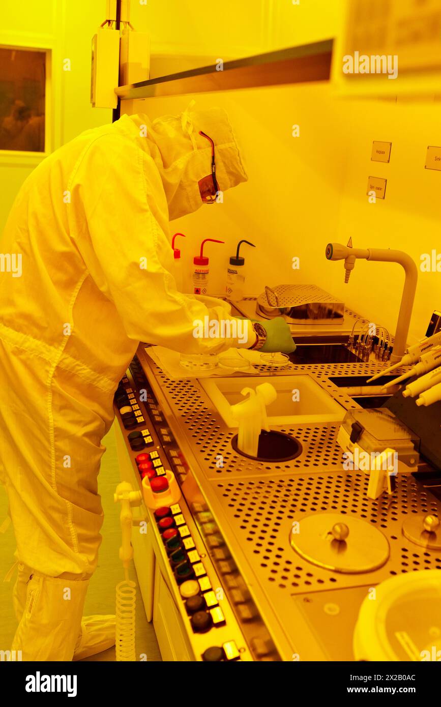 Spin coating, hot plate, wet benches, Photolithography Room, clean room ...