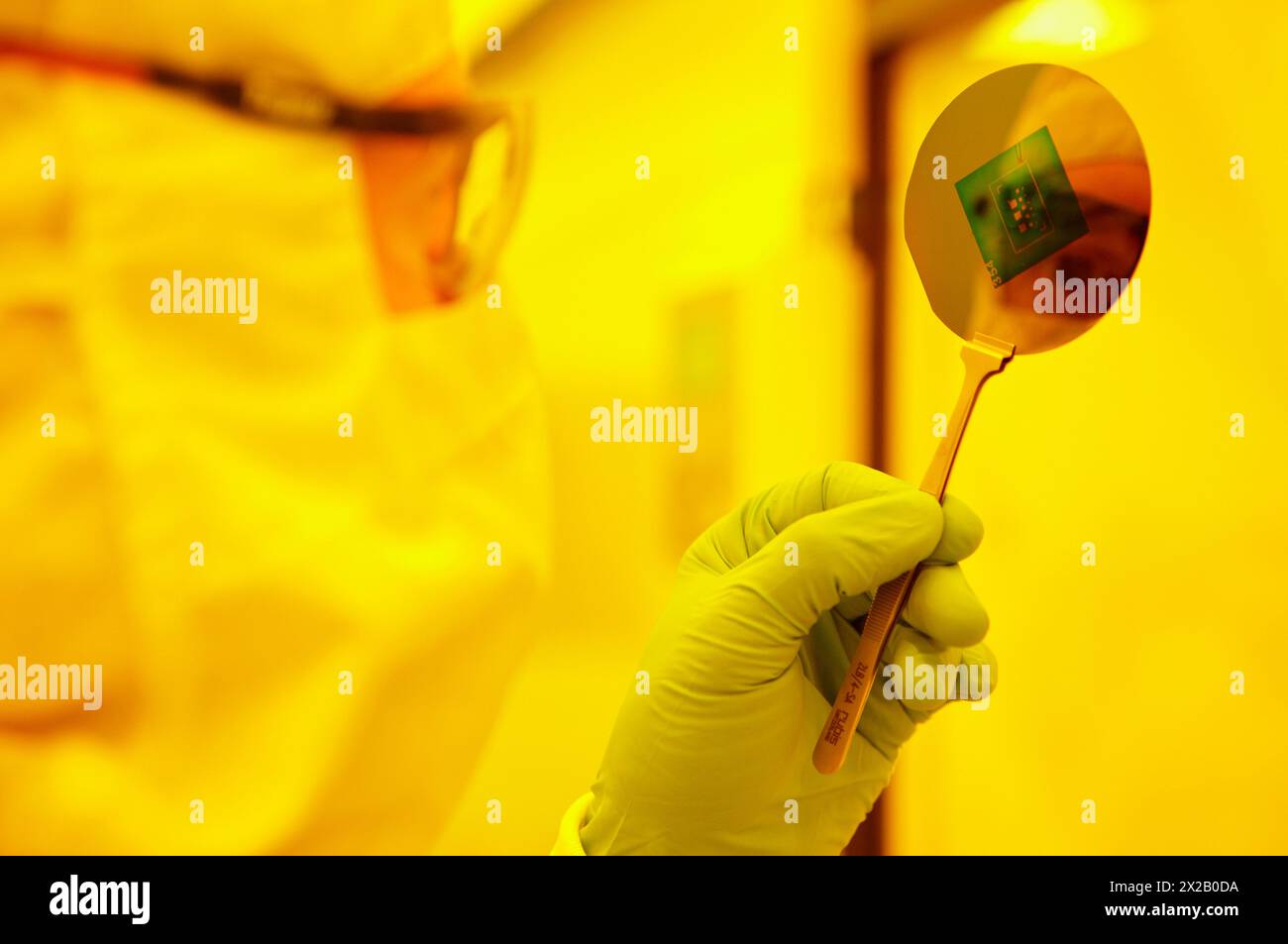 Patterned silicon wafer, nanodevice, Photolithography Room, clean room ...