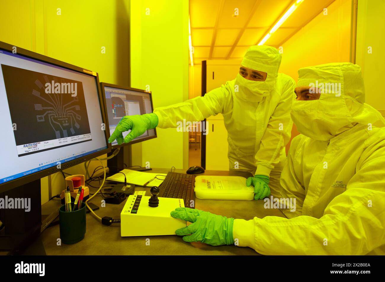 Cheking with an electron microscope the results of an e-beam ...