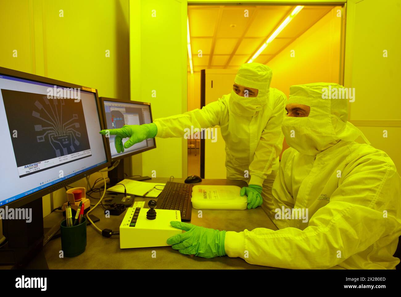 Cheking with an electron microscope the results of an e-beam ...