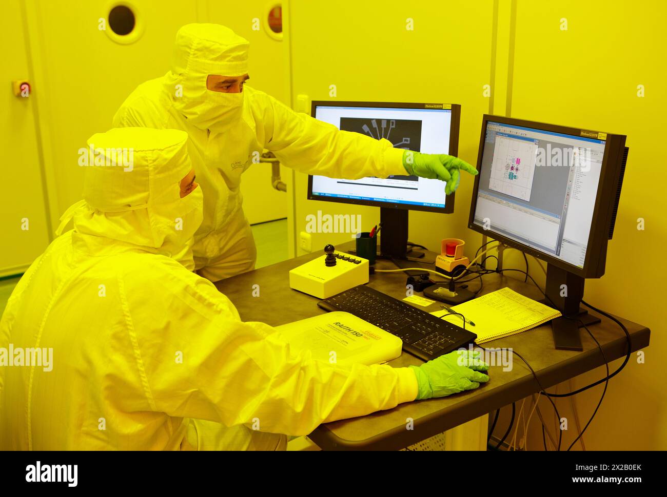 Cheking With An Electron Microscope The Results Of An E Beam Lithography Electron Beam