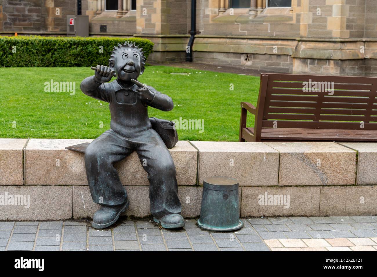 Sculpture of Oor Wullie, the DC Thomson comic character, in the city of ...