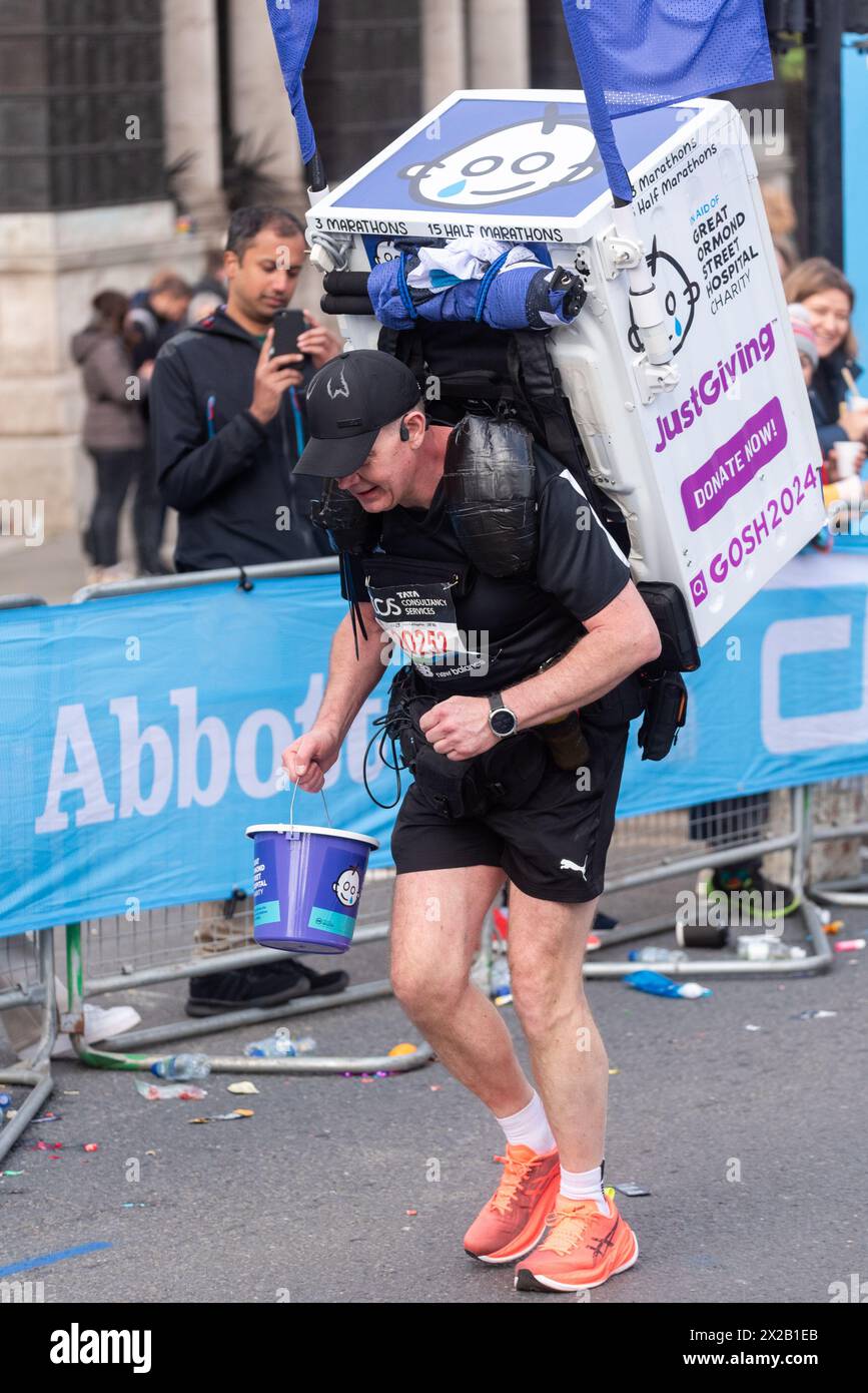 Tower Hill, London, UK. 21st Apr, 2024. Around 50,000 people are taking ...