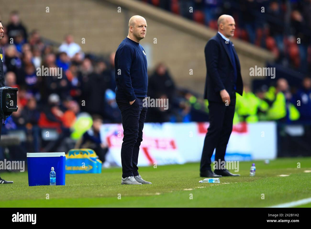 Hearts head coach steven naismith hi-res stock photography and images ...