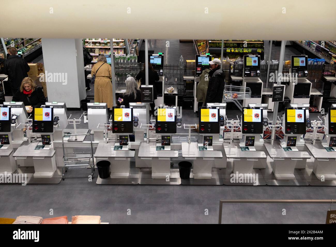Marks and spencer food hall hi-res stock photography and images - Alamy