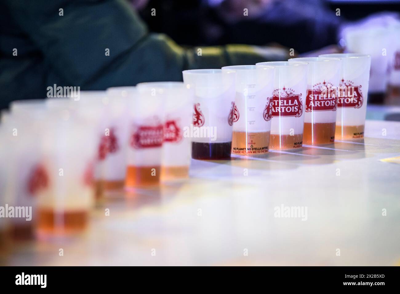 Glass of beer aligned | Gobelets de bière alignés Stock Photo - Alamy