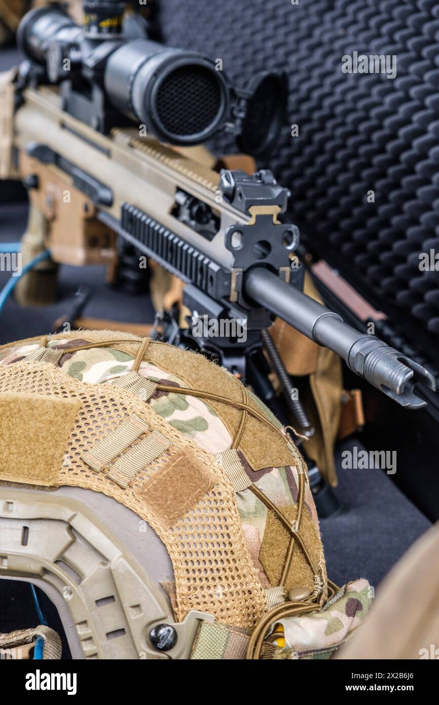 Belgian army weapon - FN assault rifle SCAR | Fusil d'assaut de l'armée ...