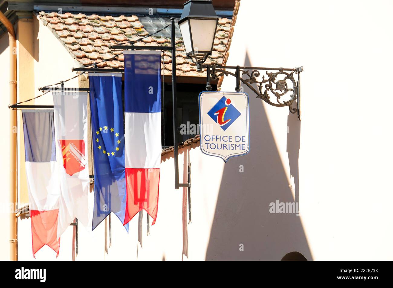Tourist information centre flags hi-res stock photography and images ...
