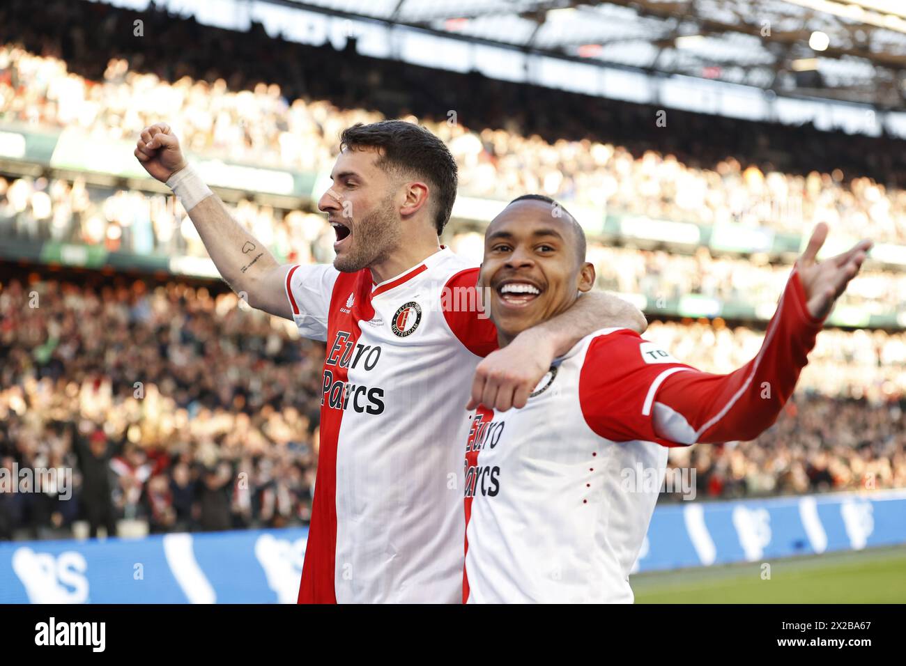 ROTTERDAM - (l-r) Santiago Gimenez of Feyenoord, Igor Paixao of ...