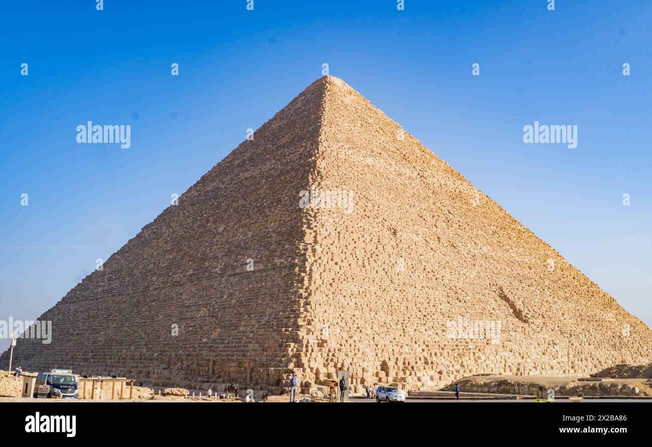 The Great Pyramid of Khufu on the Giza Plateau in Egypt Stock Photo - Alamy