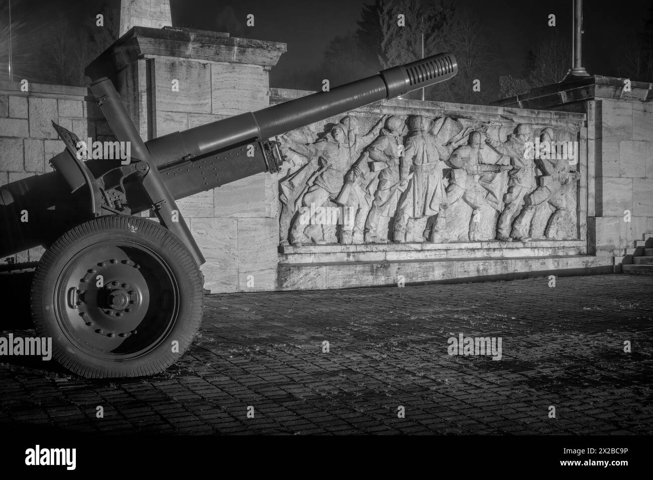 Howitzer world war ii hi-res stock photography and images - Alamy