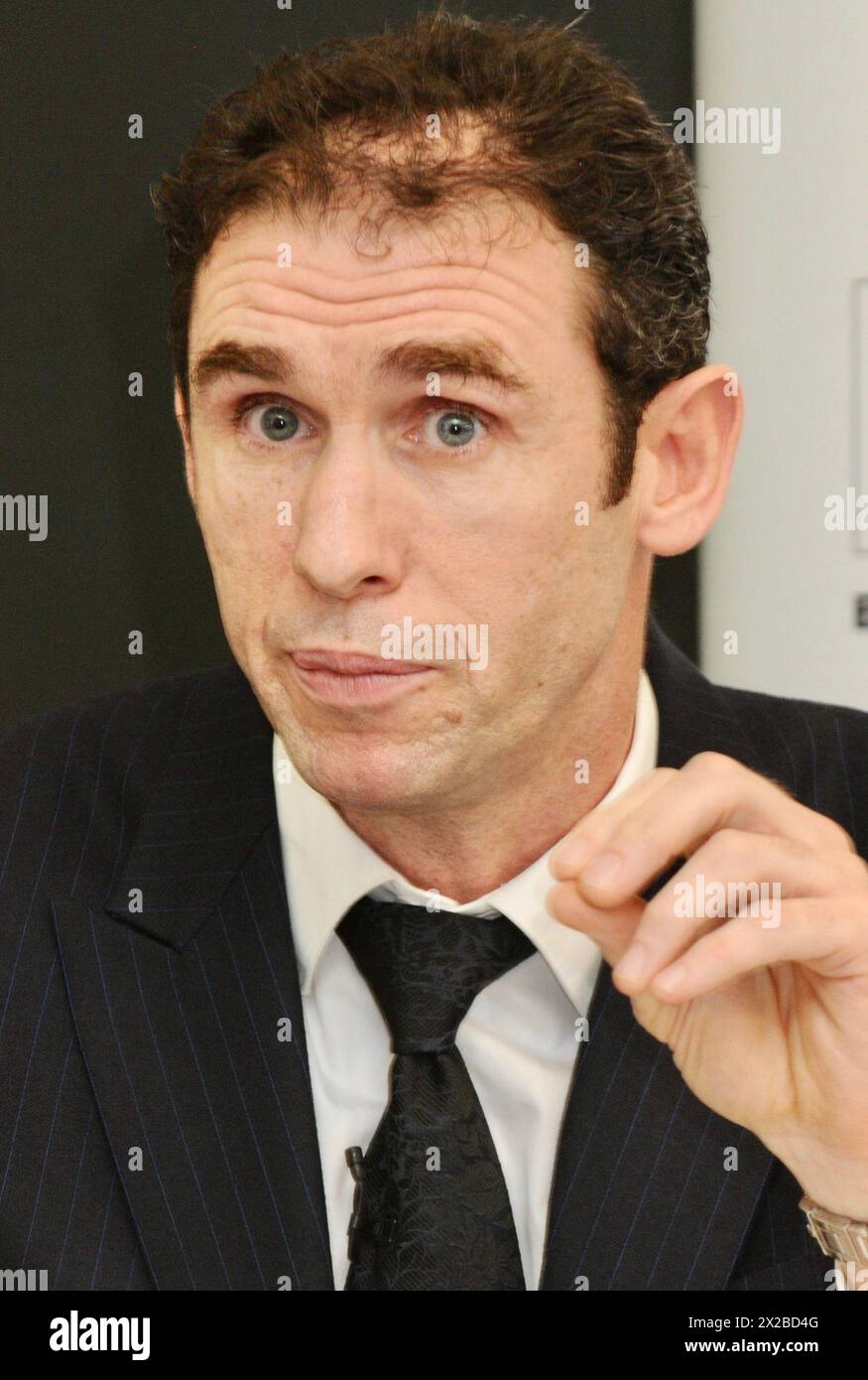 Martin keown presenter hi-res stock photography and images - Alamy