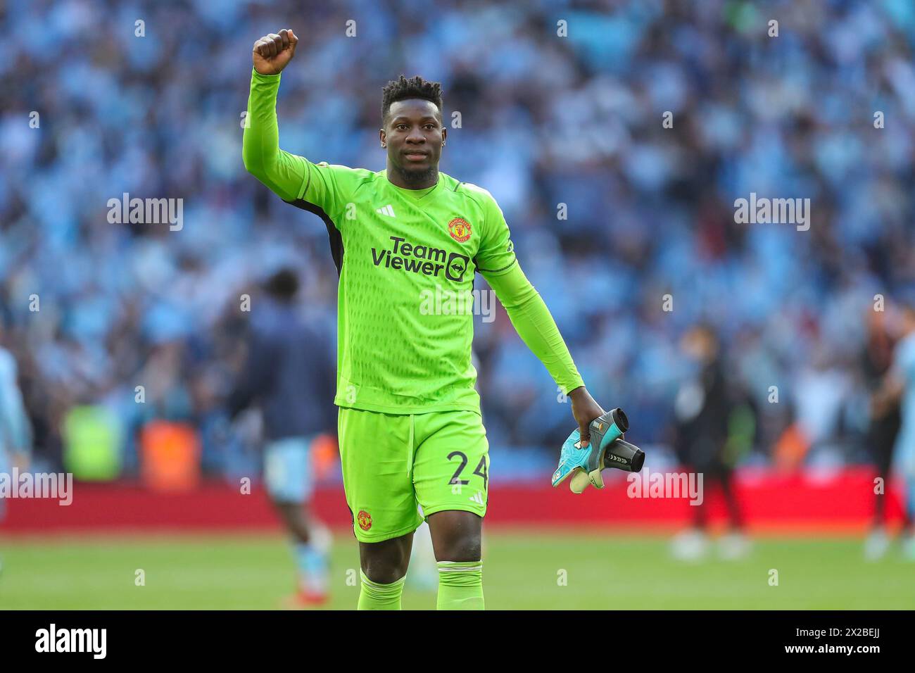 London, UK. 21st Apr, 2024. Manchester United goalkeeper Andre Onana ...