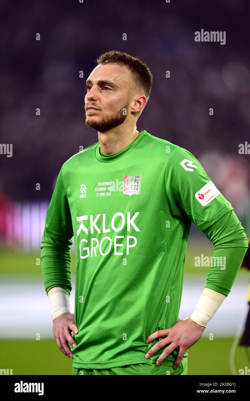 ROTTERDAM - NEC Nijmegen goalkeeper Jasper Cillessen disappointment ...