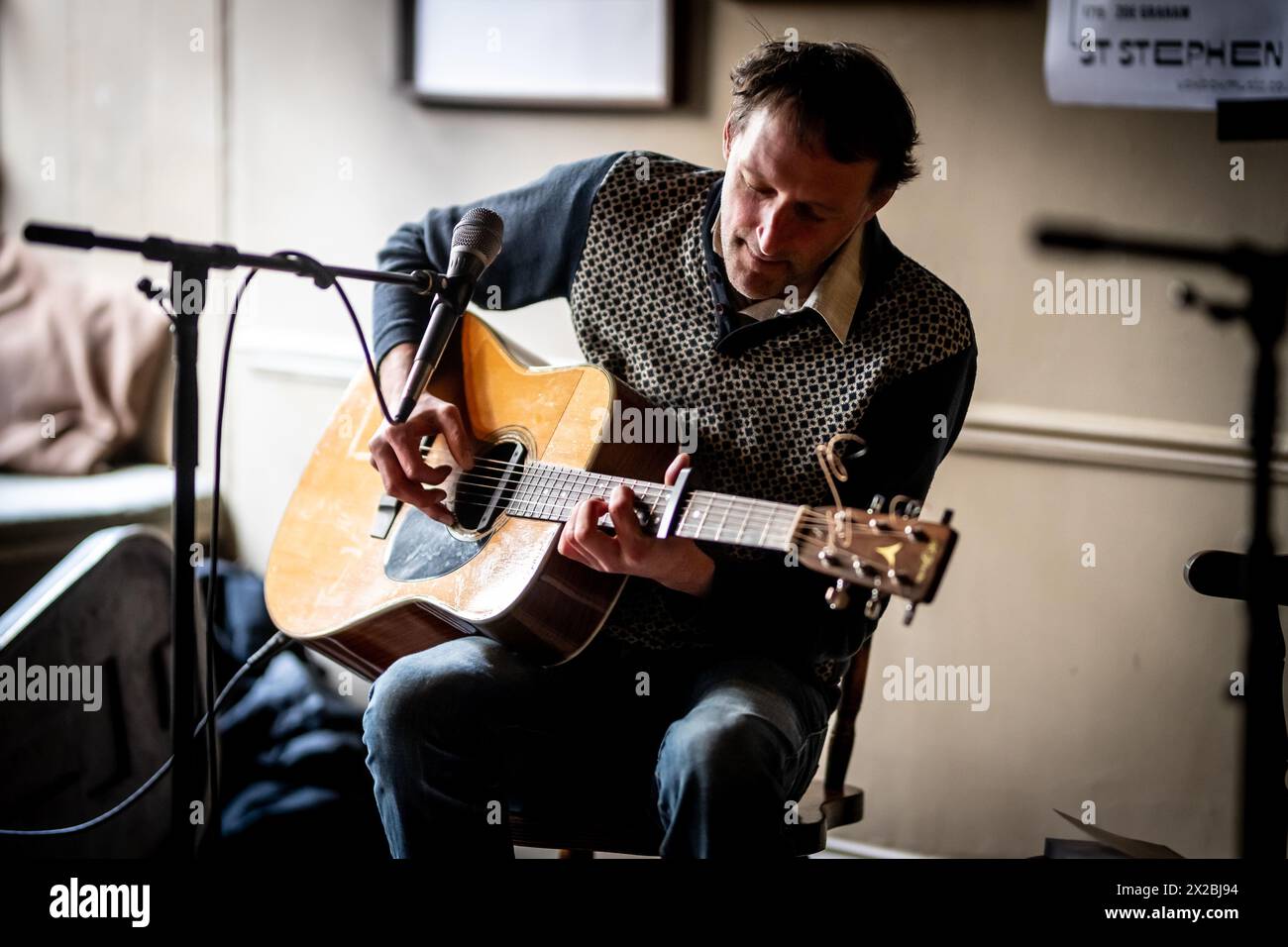 Alasdair roberts record store day hi-res stock photography and images ...