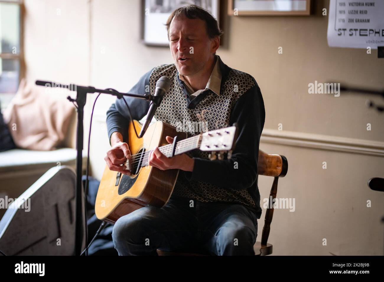 Alasdair roberts edinburgh hi-res stock photography and images - Alamy