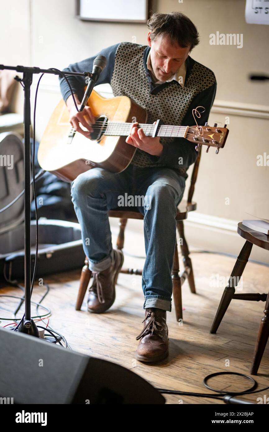 Alasdair roberts record store day hi-res stock photography and images ...