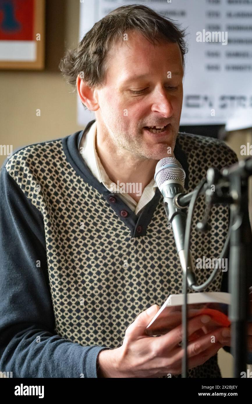 Alasdair roberts record store day hi-res stock photography and images ...