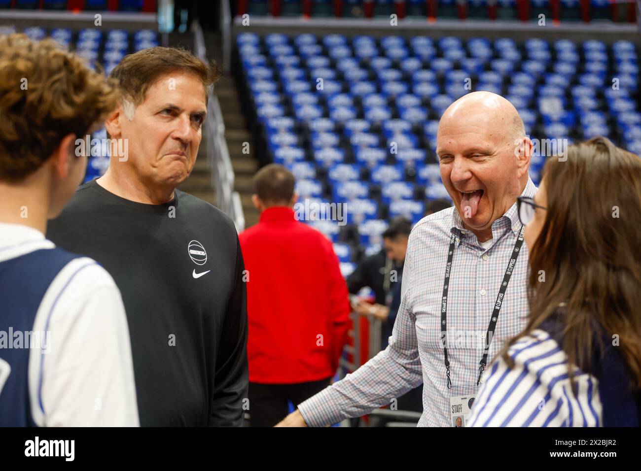 Mark cuban basketball hi-res stock photography and images - Alamy