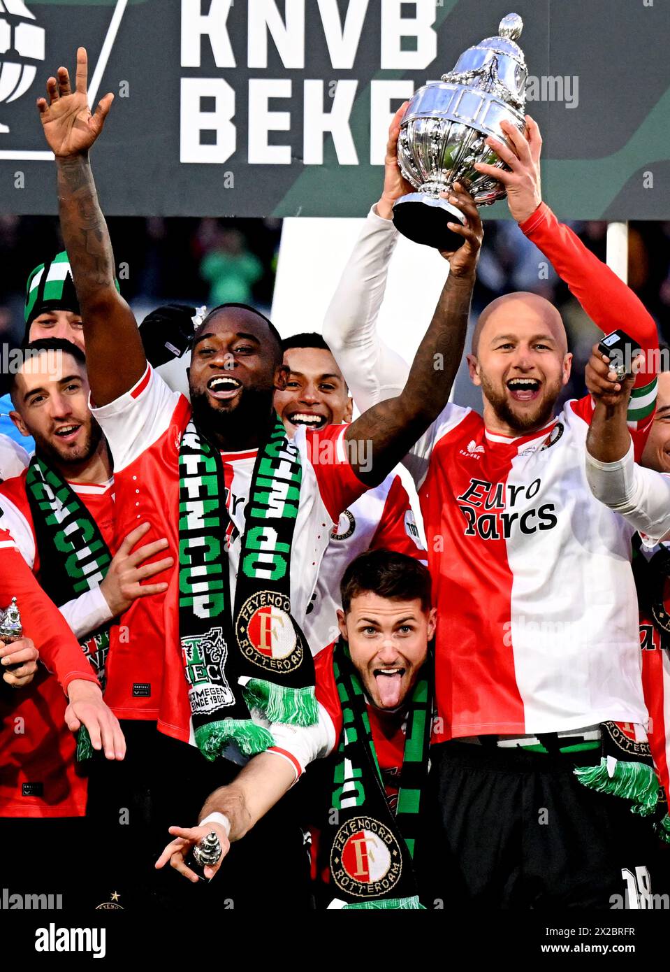 ROTTERDAM - The presentation of the cup after the TOTO KNVB Cup final ...