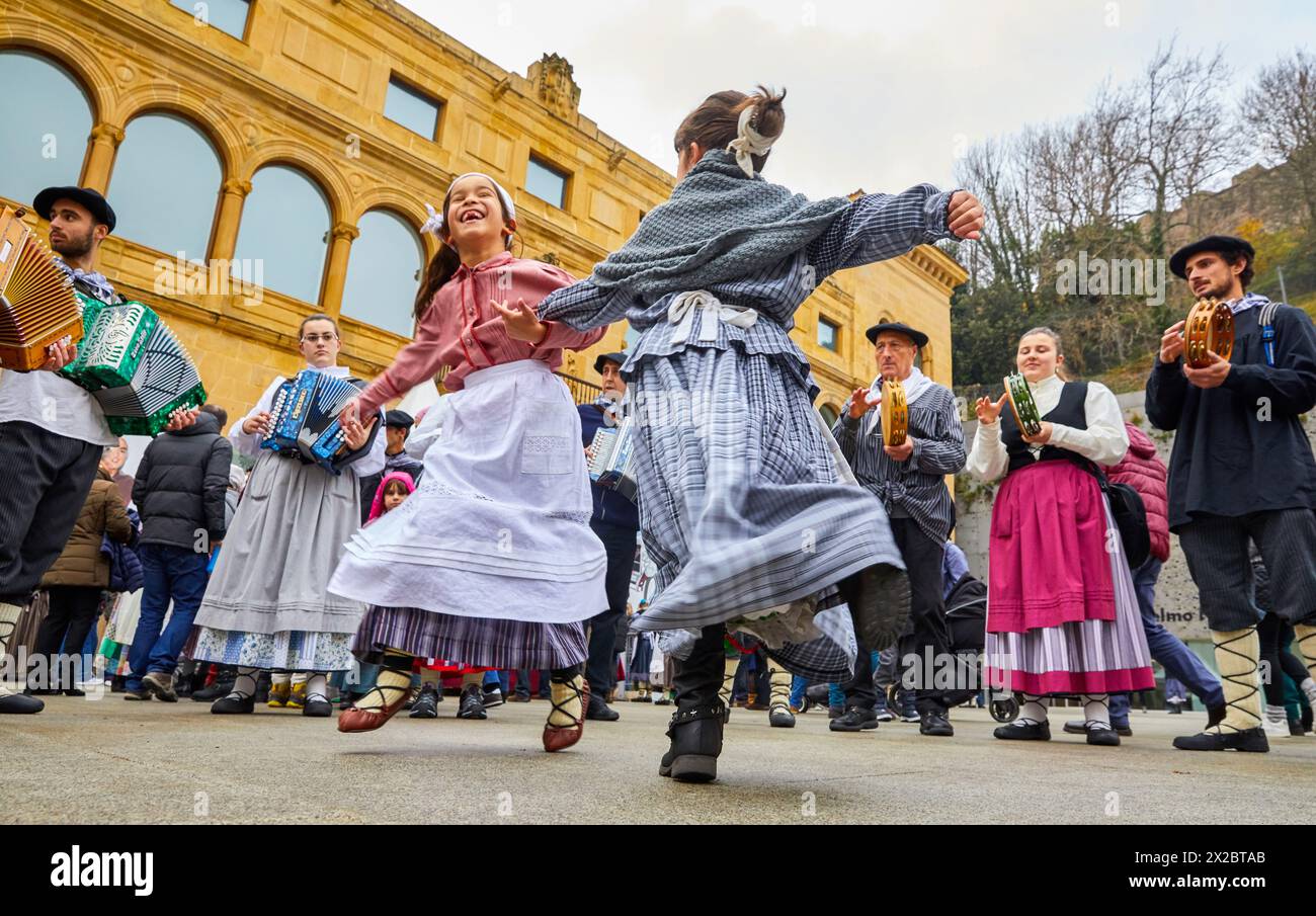 Trikitixa (typical Basque accordion), Feria de Santo Tomás, The feast ...