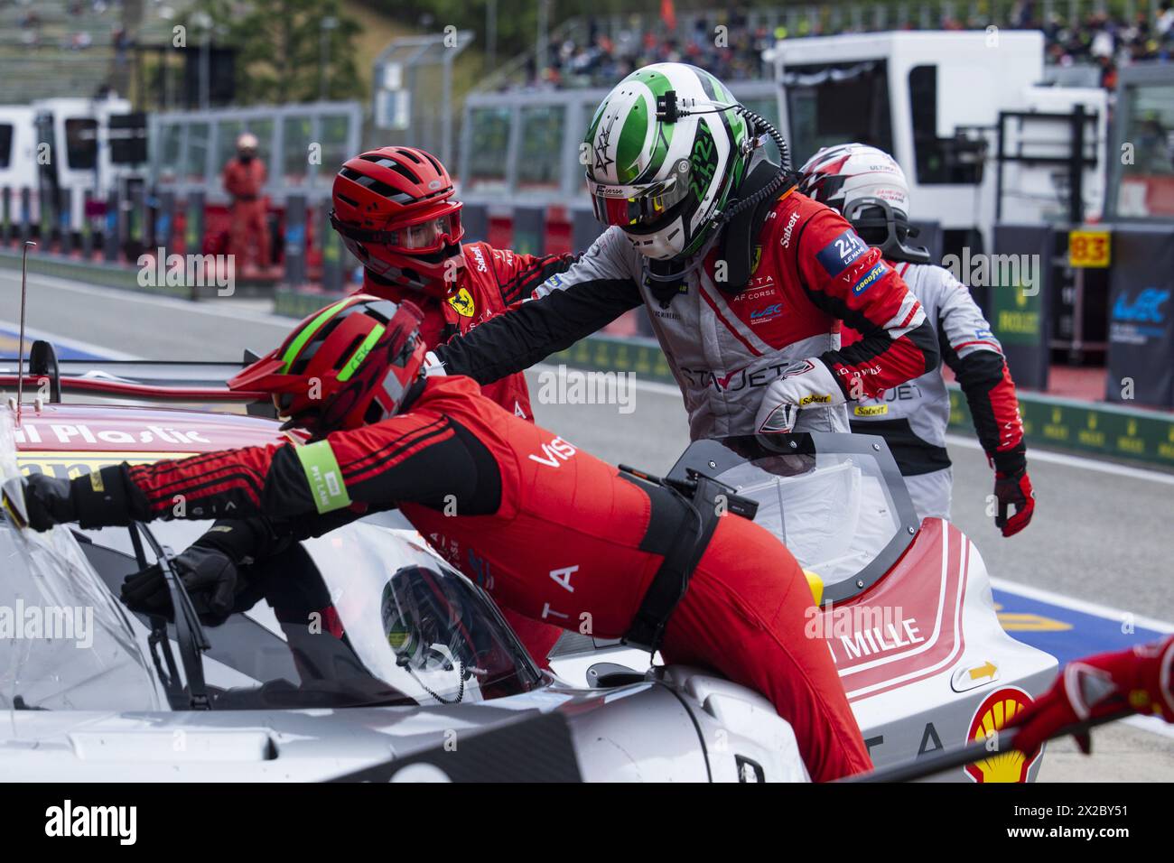 MANN Simon (usa), Vista AF Corse, Ferrari 296 GT3, portrait during the ...