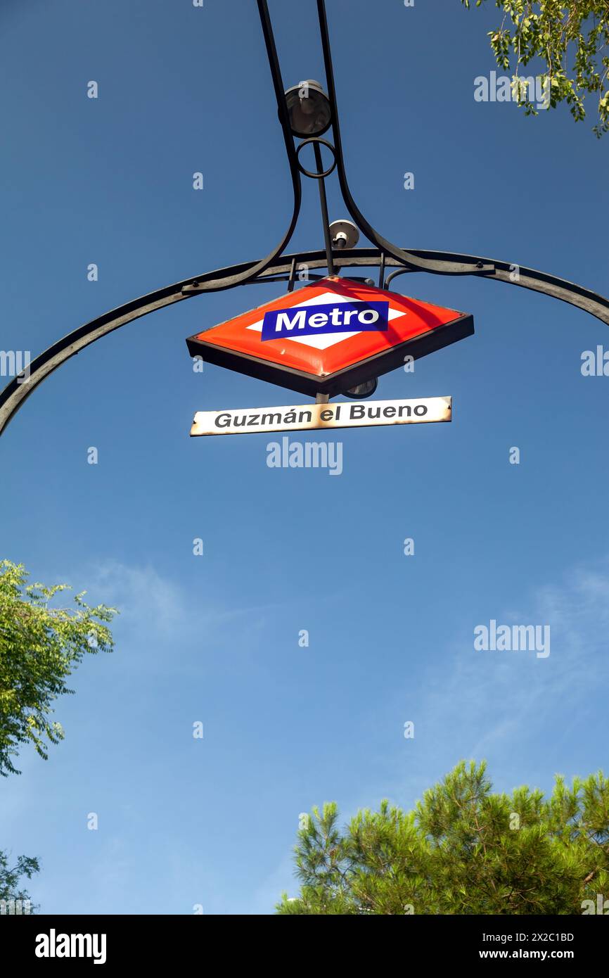 The sign for Guzman El Bueno Underground Station, of Lines 6 and 7 in ...