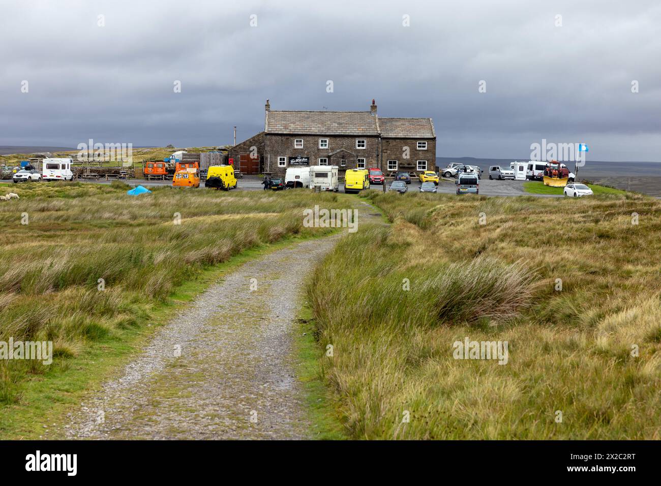 Tan Hill on the Pennine Way, Britain's highest pub Stock Photo - Alamy