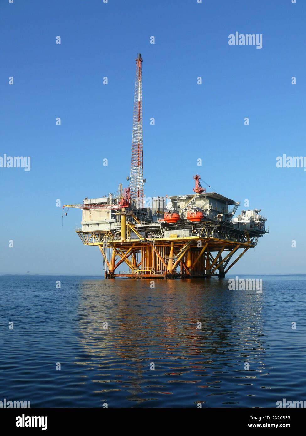Cognac drilling platform hi-res stock photography and images - Alamy