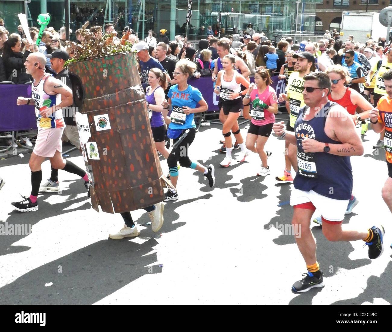 London, UK. 21st Apr, 2024. 21.04.2024 The TCS London Marathon fun ...