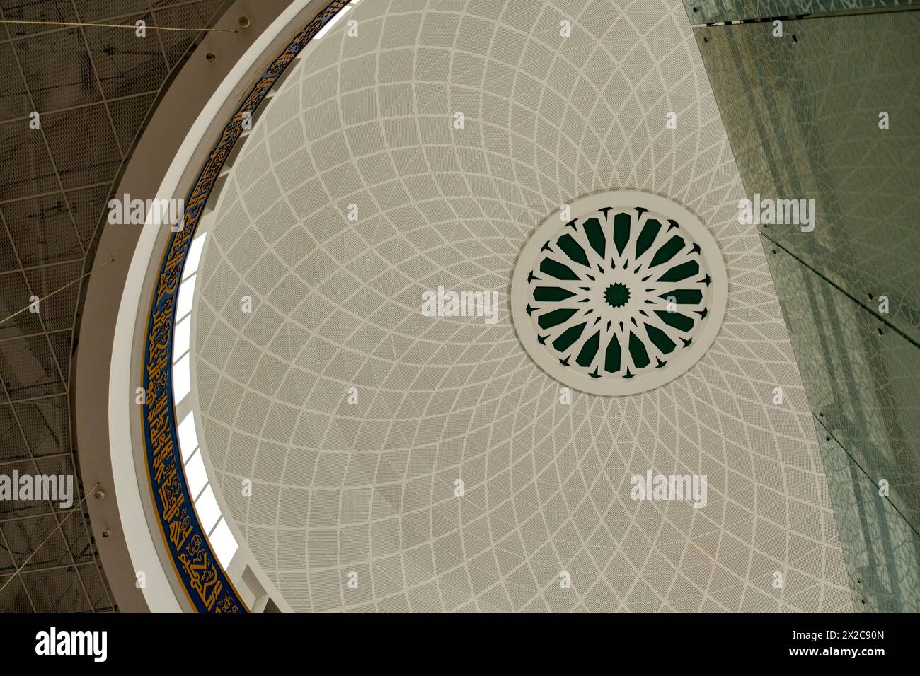 A breathtaking panorama unveils the full majesty of Shenzhen Mosque's ...