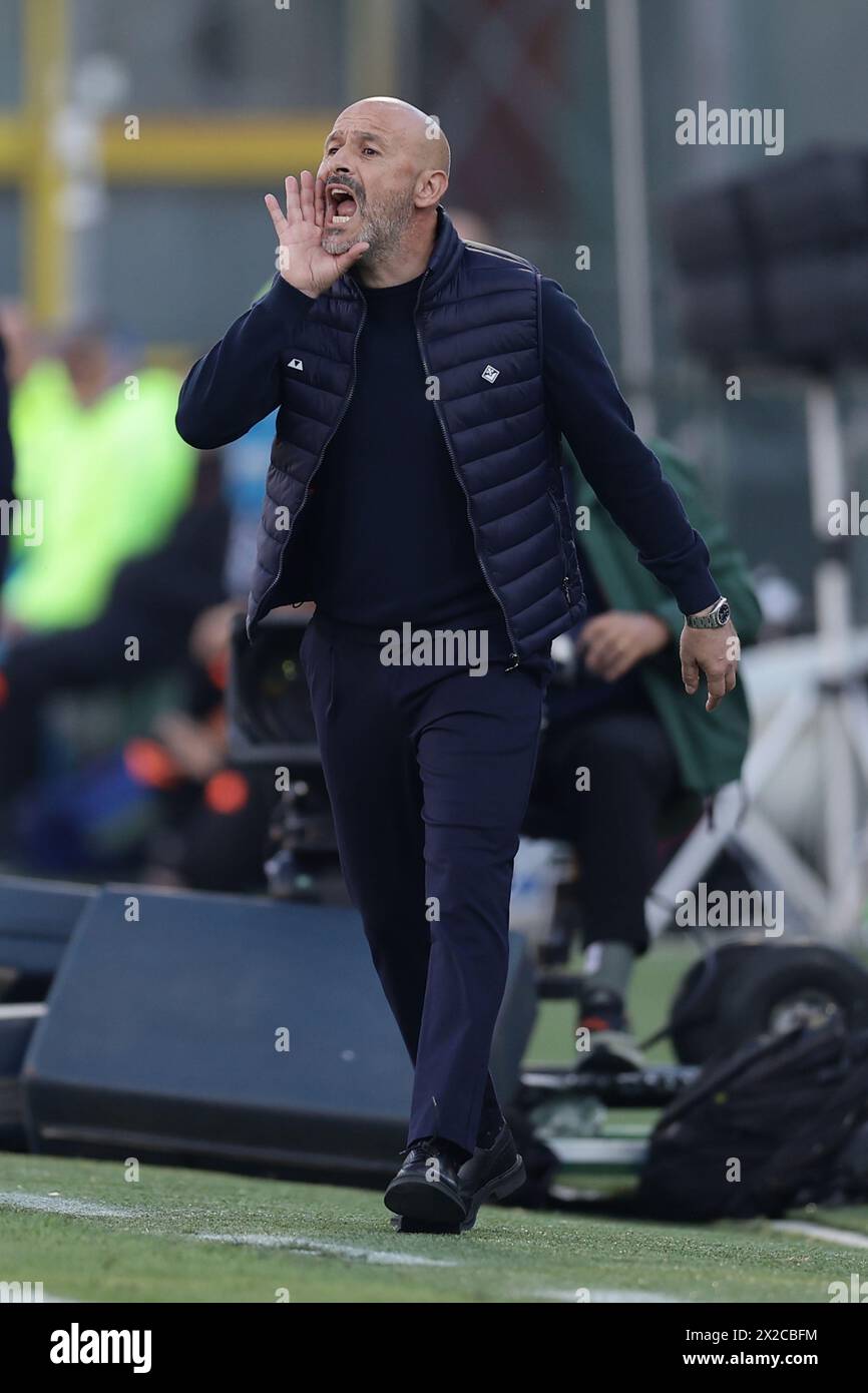 Fiorentina's Italian coach Vincenzo Italiano during the Serie A ...