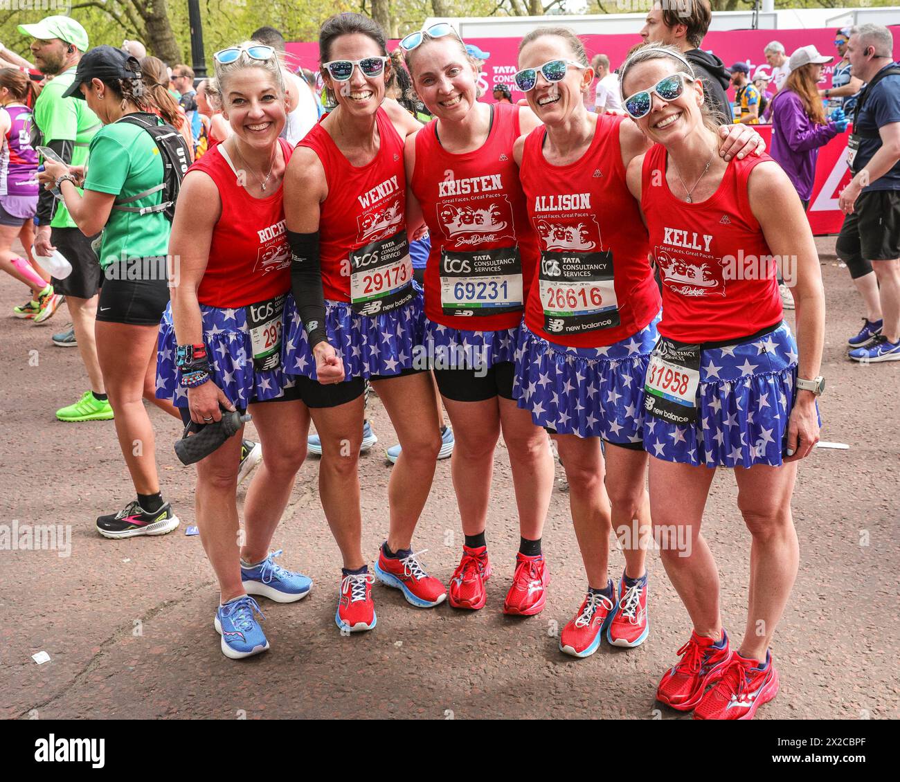 2024 tcs london marathon start line hi-res stock photography and images ...