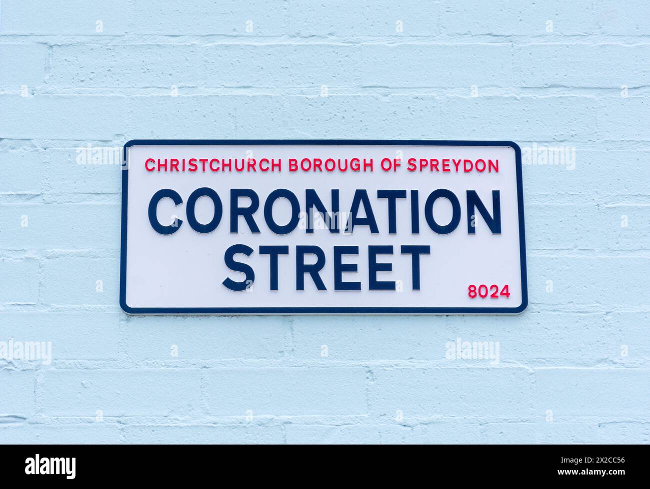 Coronation street sign hi-res stock photography and images - Alamy