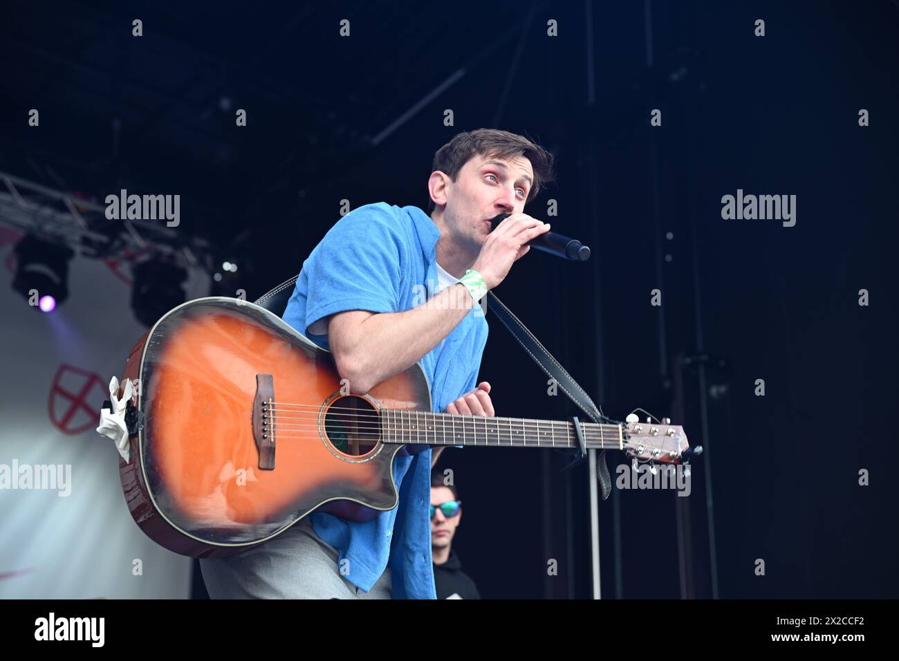 London, UK. 21st Apr, 2024. Nick Howe and the Stringbeats Trio - Busk ...