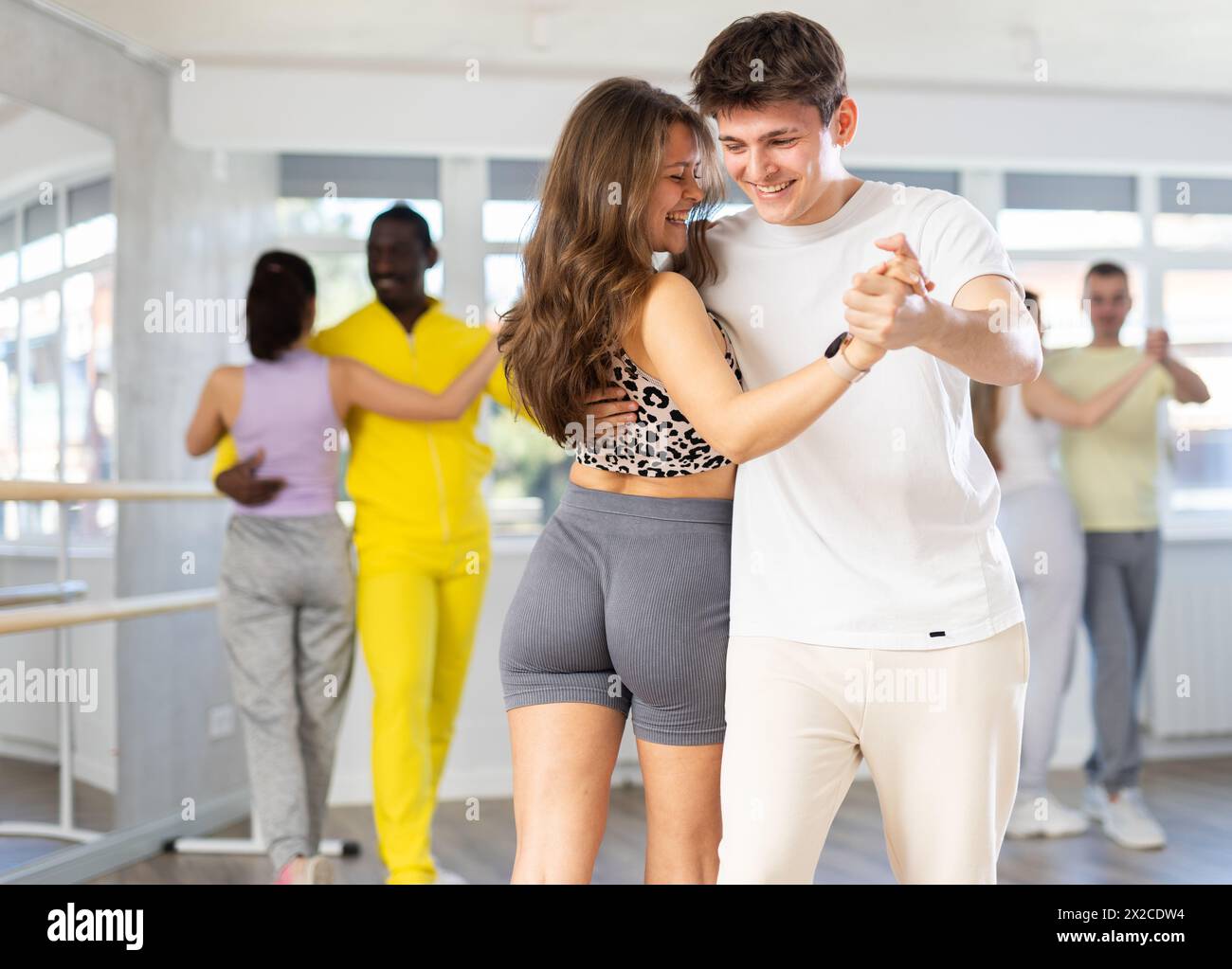 African american couple dances in hi-res stock photography and images - Alamy