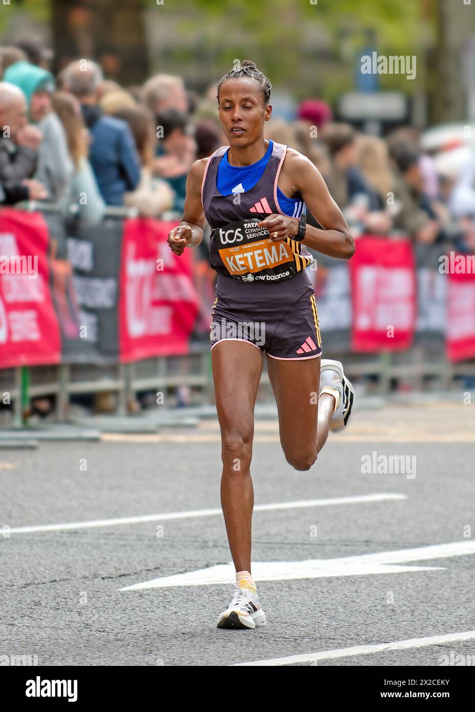 2024 london marathon mark dunn hi-res stock photography and images - Alamy