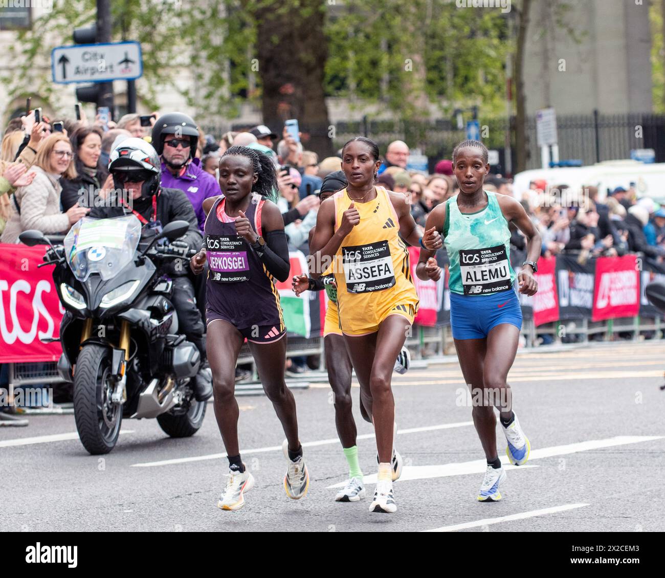 2024 london marathon mark dunn hi-res stock photography and images - Alamy