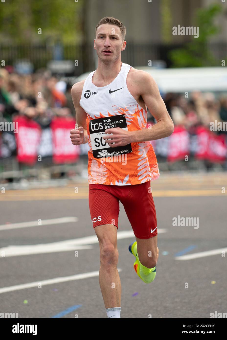 London, UK. 21st April 2024, London, UK. Event: 2024 London Marathon. Caption: Leading Elite Men ...