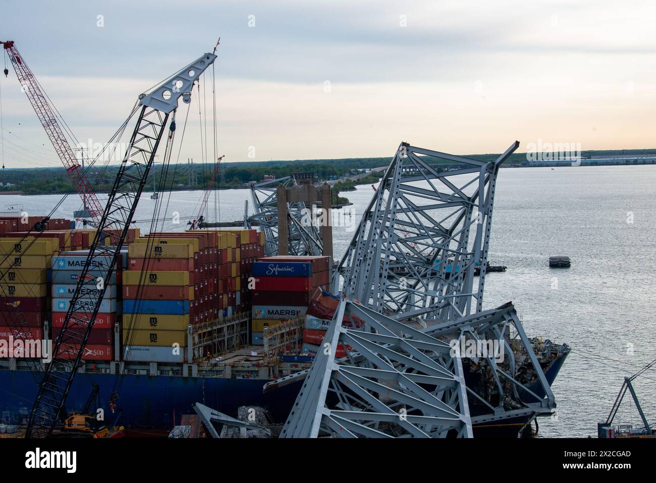 137 shipping containers have been removed from the M/V Dali in ...