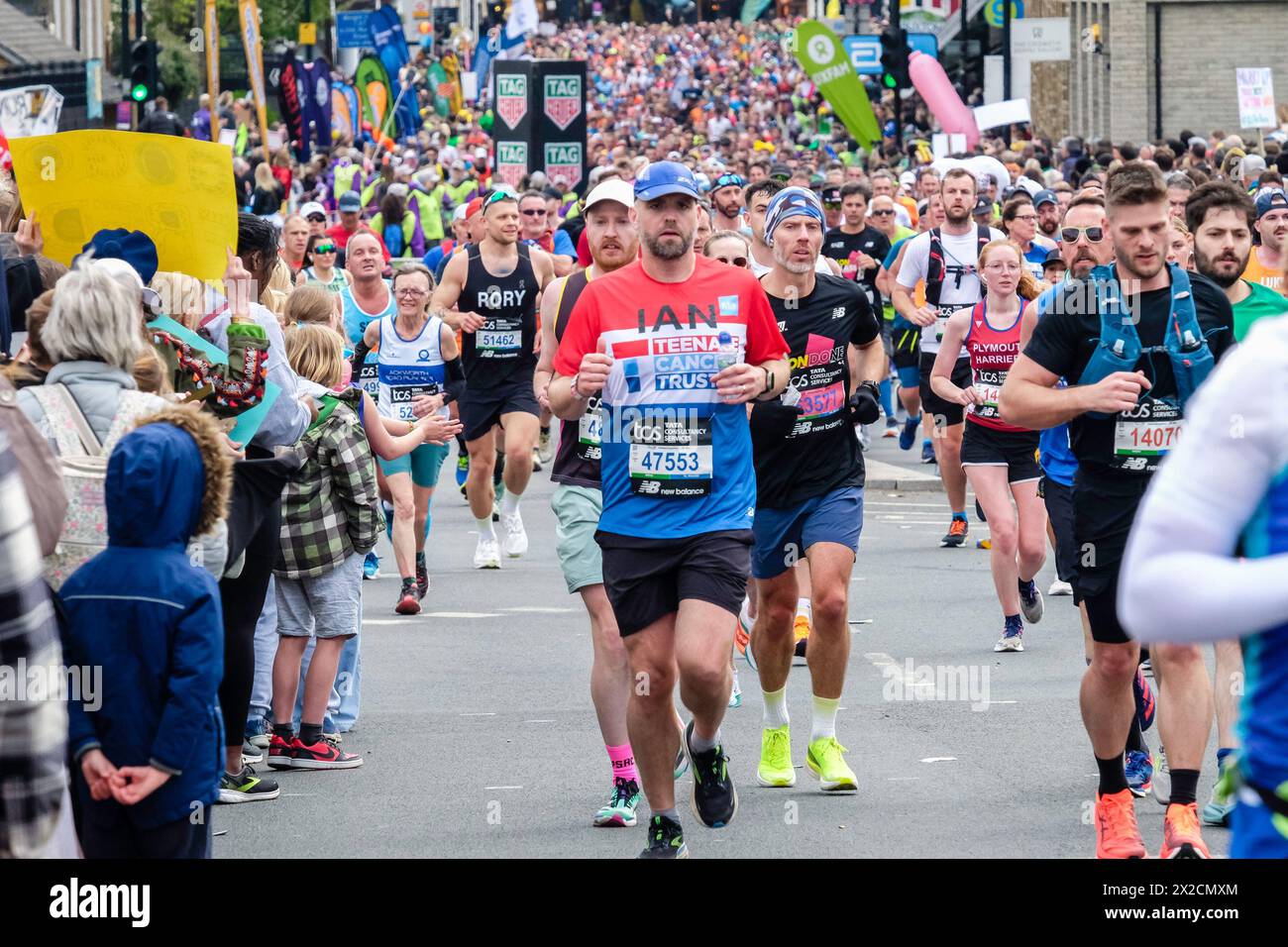 London Marathon 2024: Spectators line the road in support of runners as ...